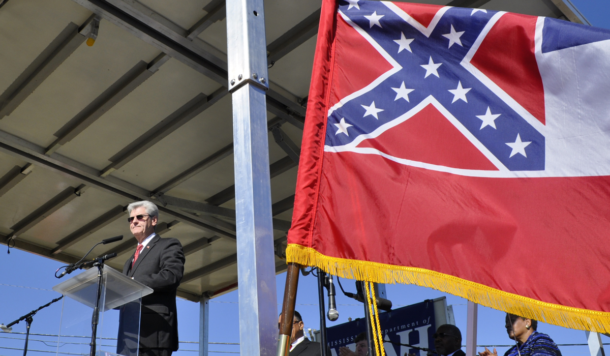 State Flag Continues to Fly at MSU - Mississippi Free Press