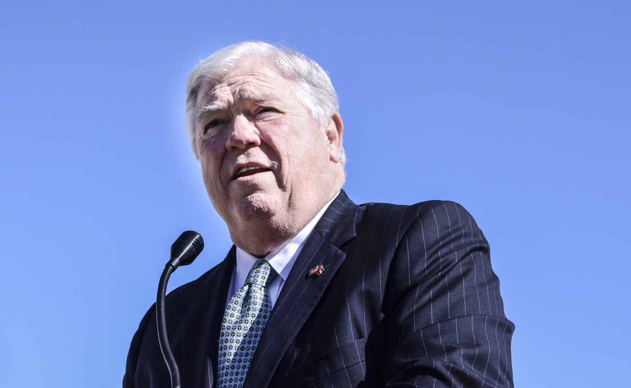 Former Mississippi Gov. Haley Barbour Arrested with Loaded Handgun at ...