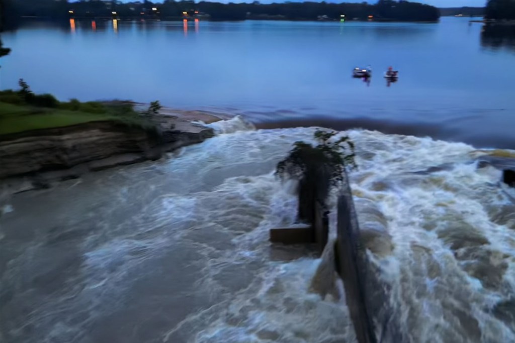 Water Dam Breaks